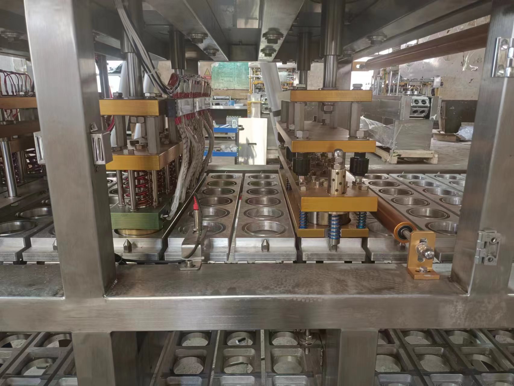 Gas Flushing Vacuum Paste Sauce Jam Cup Filling Sealing Machine from ...